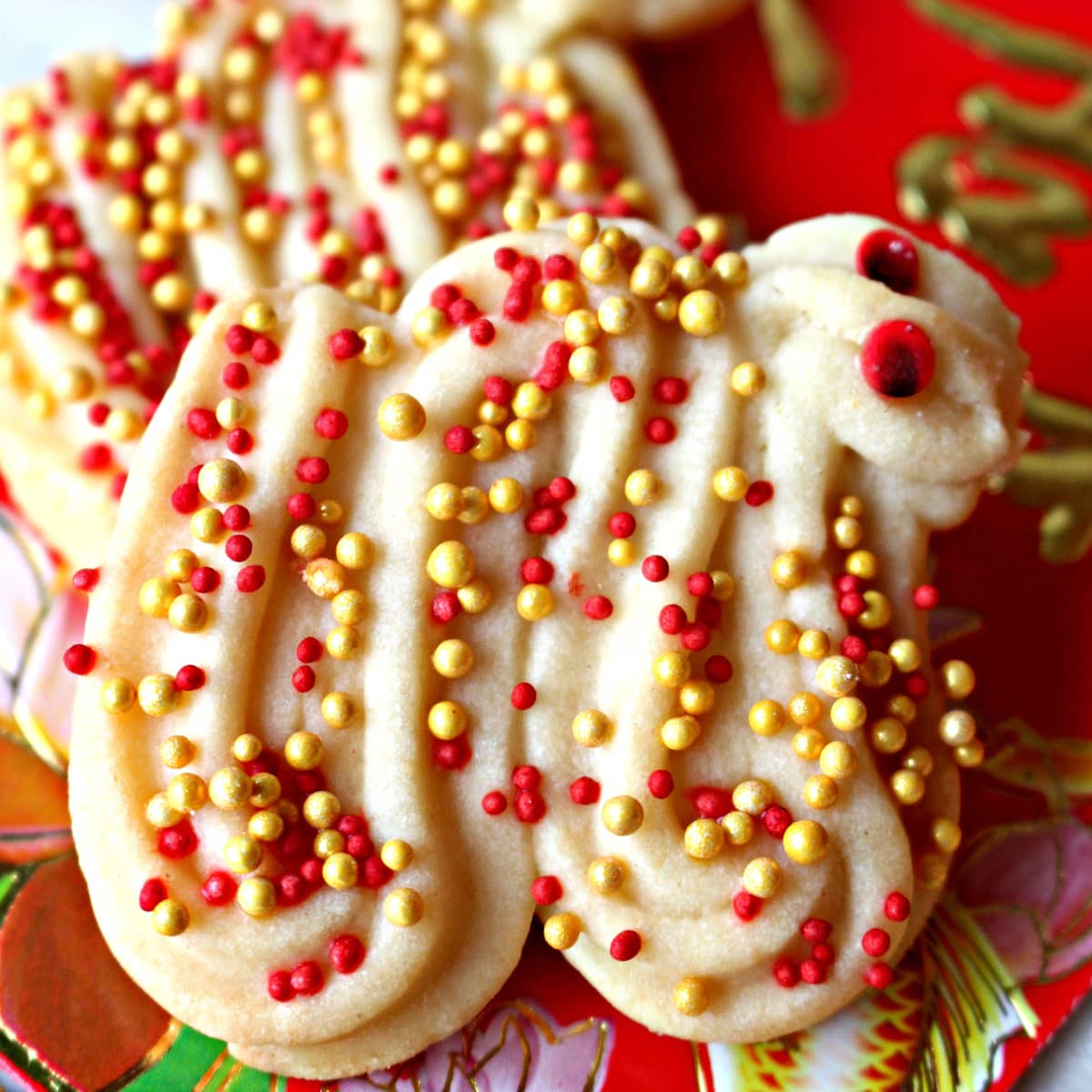 Butter Cookie Dragons ( 龙饼 ) for Chinese New Year - The Monday Box